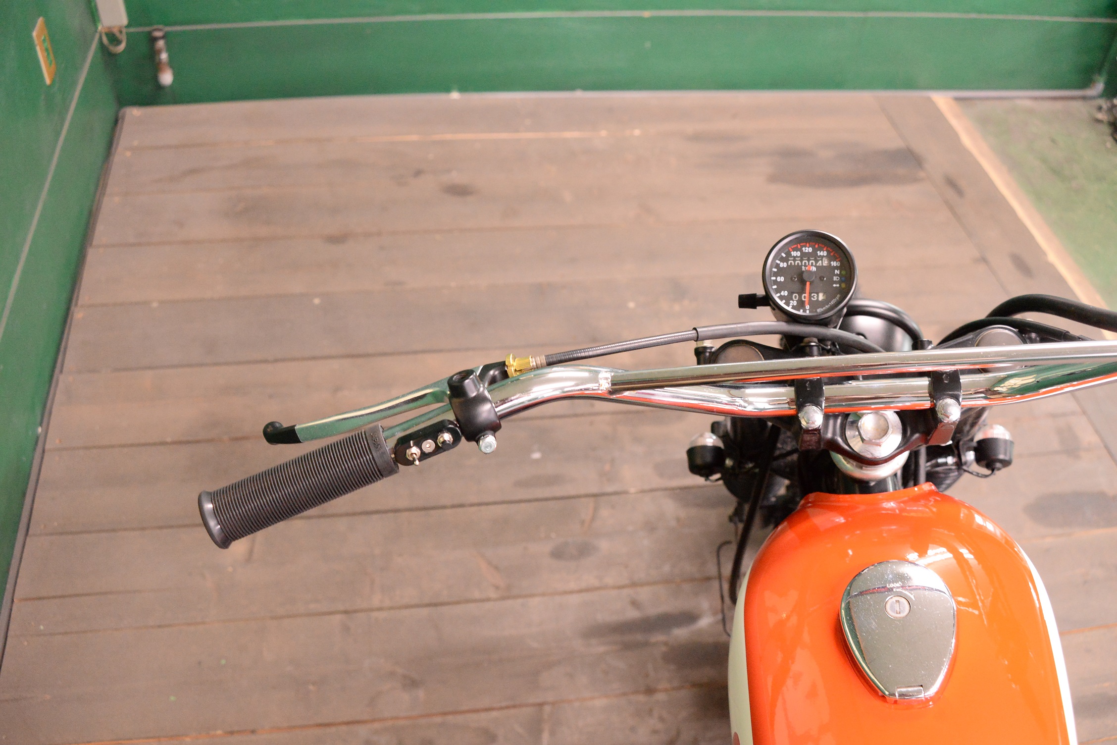 KAWASAKI 250TR T-BOX STYLE – T-box