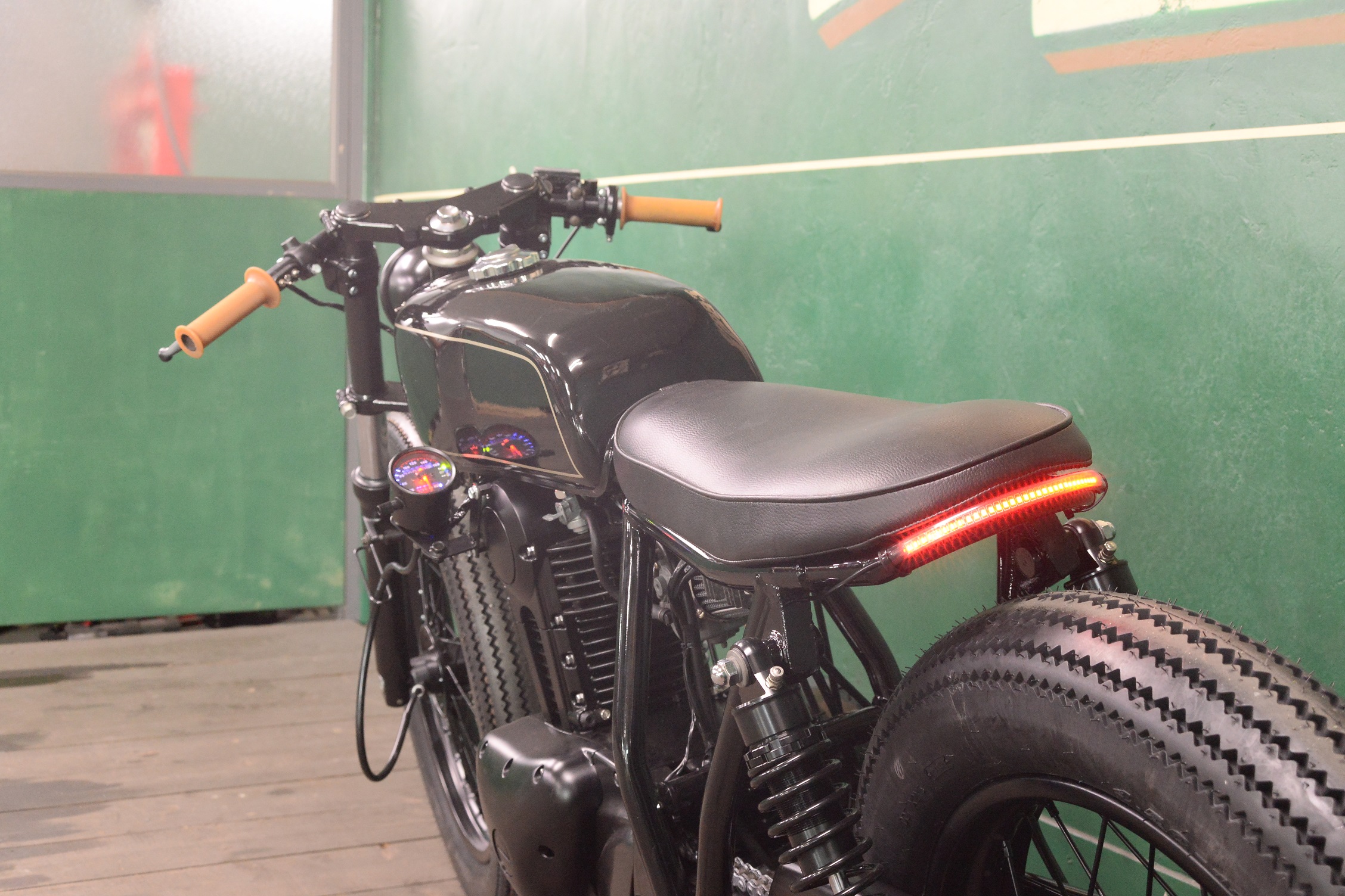 KAWASAKI 250TR TB STYLE – T-box