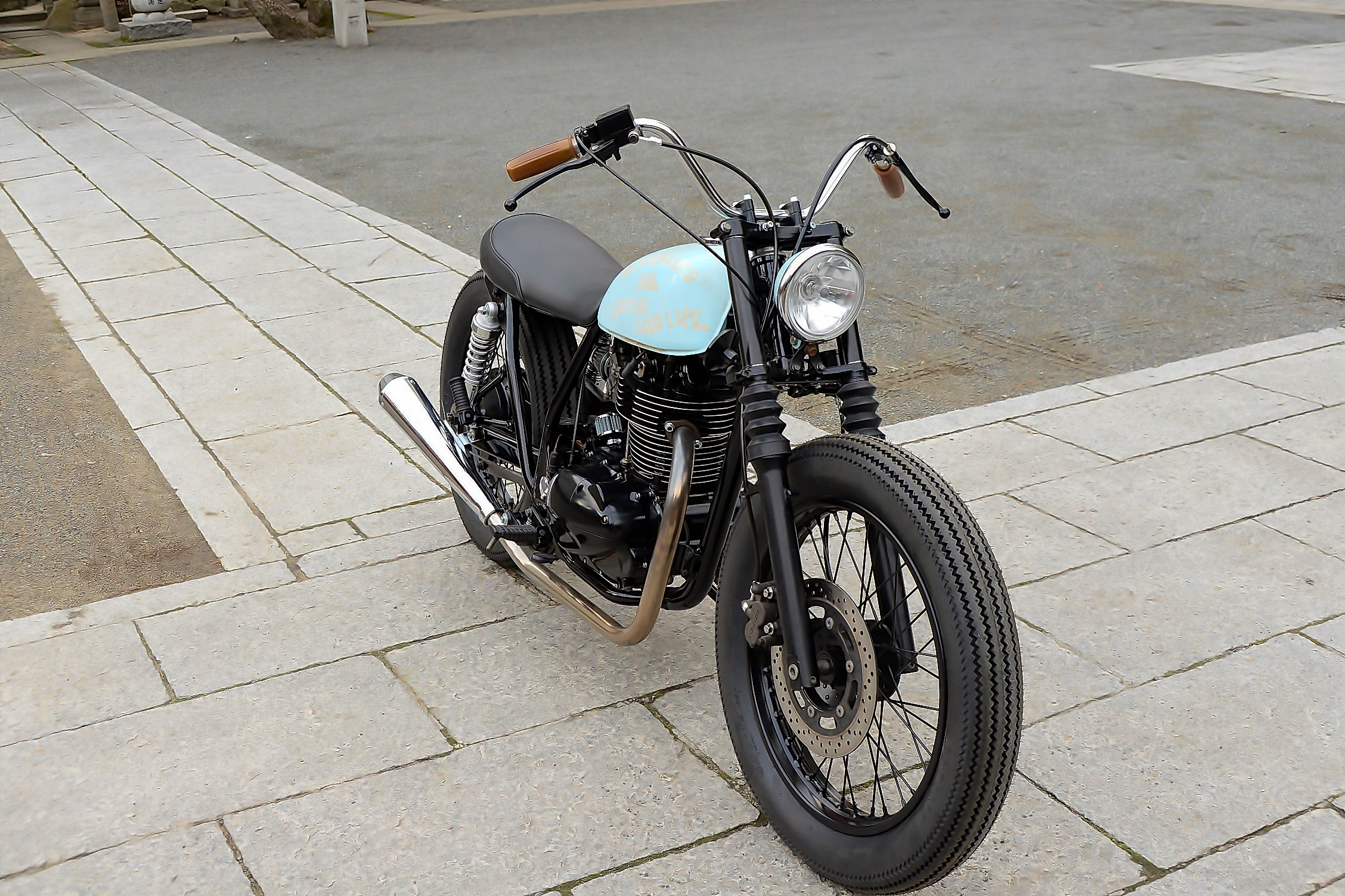 KAWASAKI 250TR bobber style – T-box