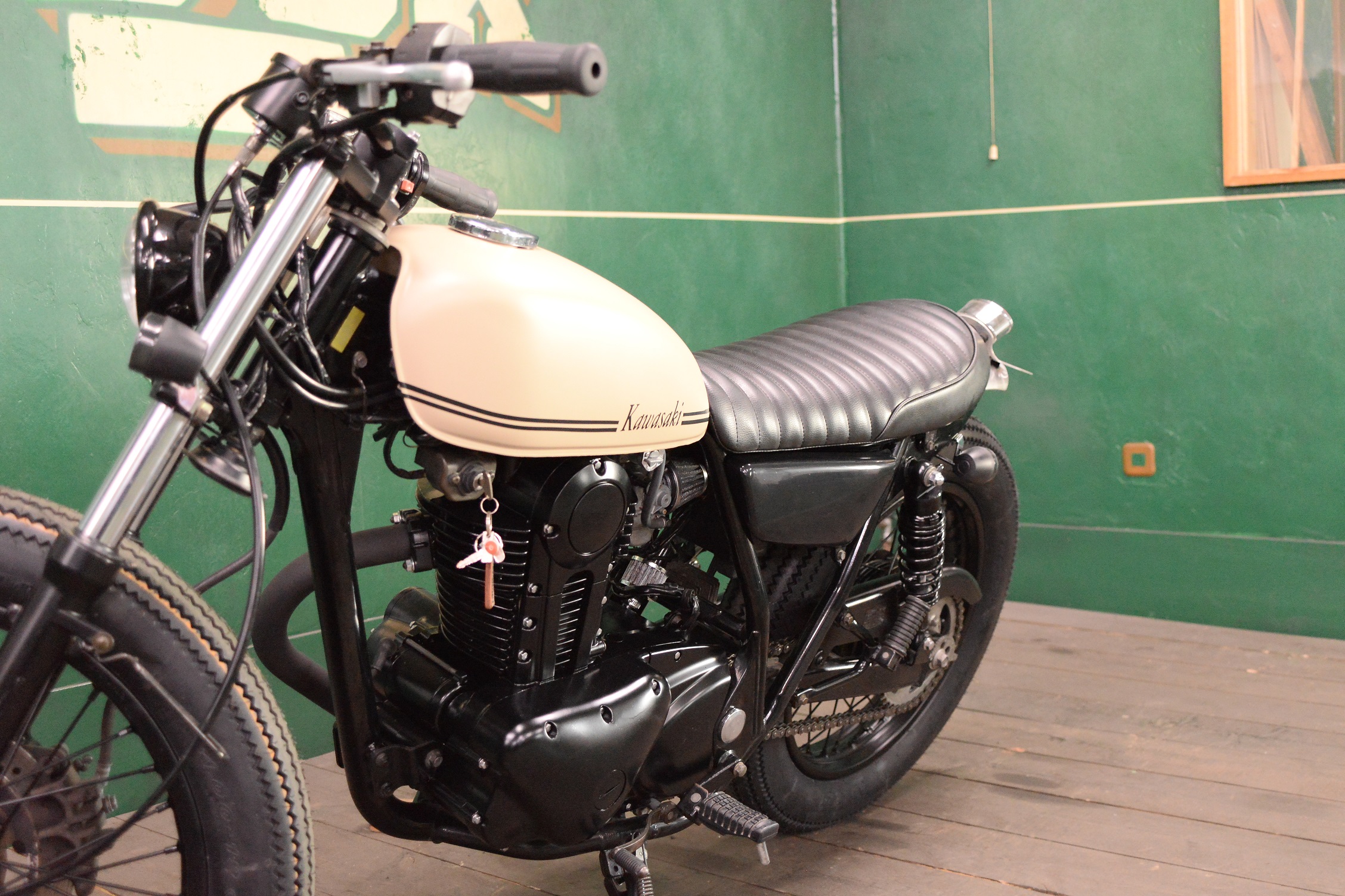 KAWASAKI 250TR bobber style – T-box